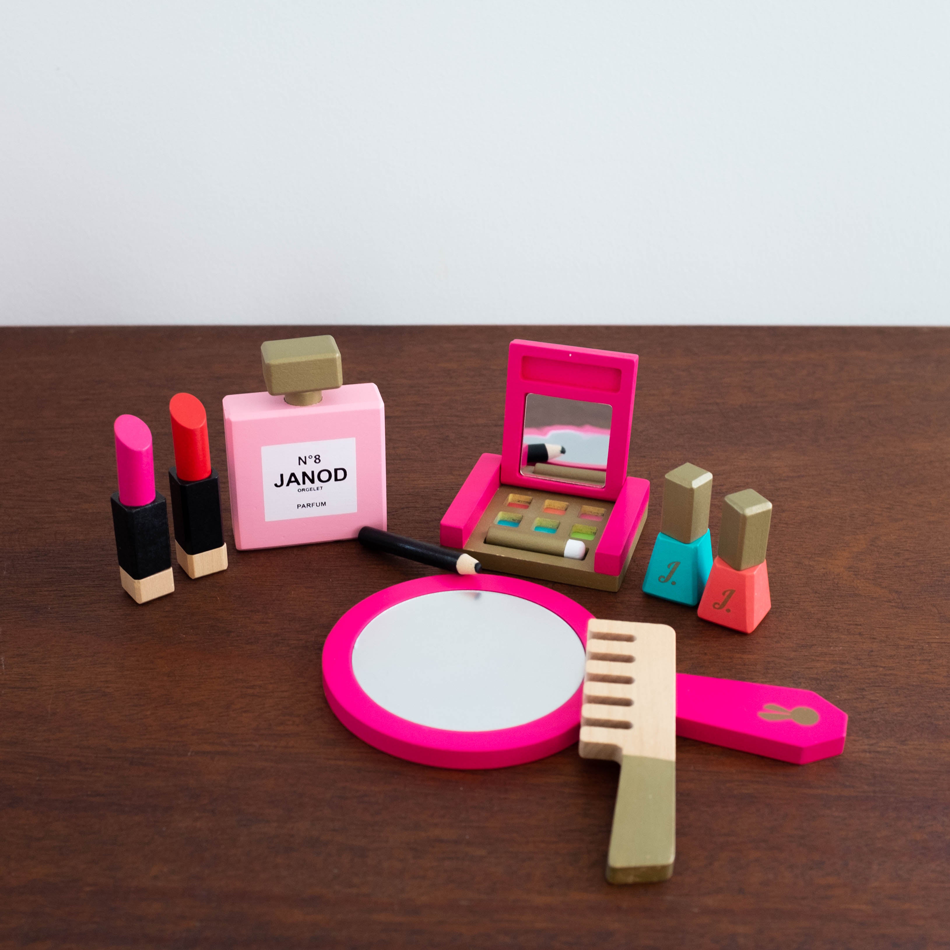 NEW Little Miss Vanity Makeup Set – Shop Merci Milo